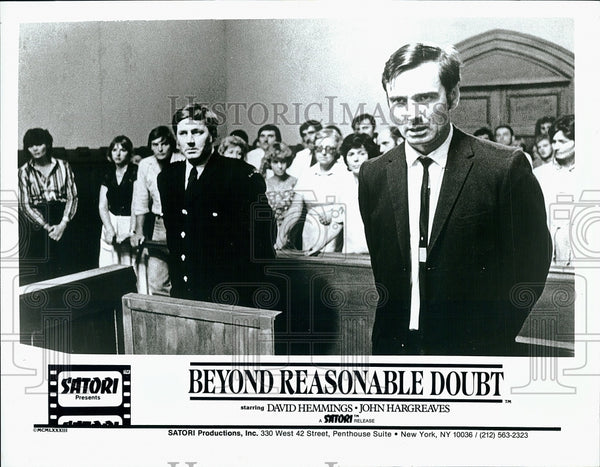 1983 Press Photo David Hemmings and John Hargreaves in "Beyond Reasonable Doubt" - Historic Images