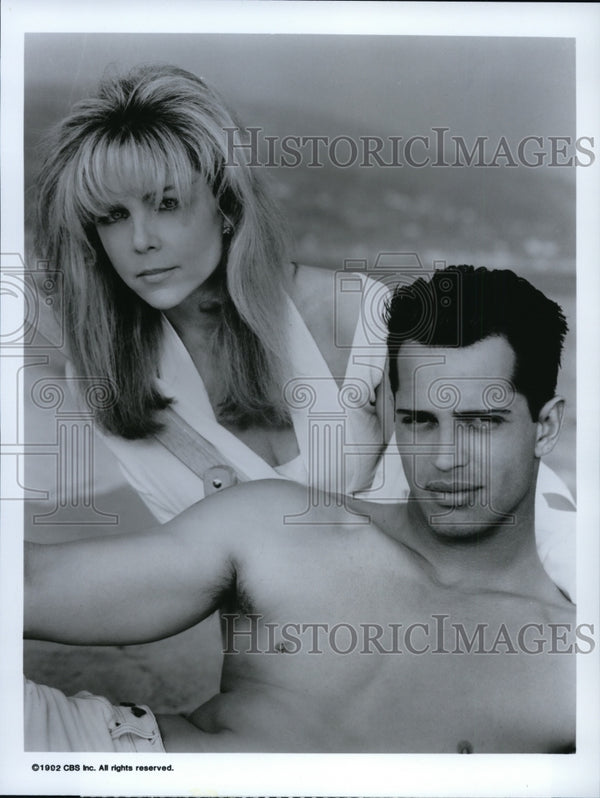 1992 Press Photo Lisa Hartman and Ron Marquette-2000 Malibu Road - cvp95006 - Historic Images