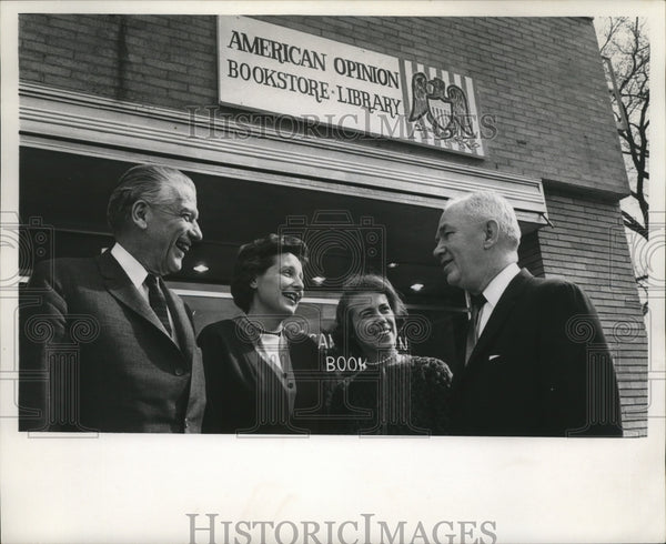 1965 Press Photo Robert J. Welch,William J. Grede,Mrs. Walter S. Davis... - Historic Images