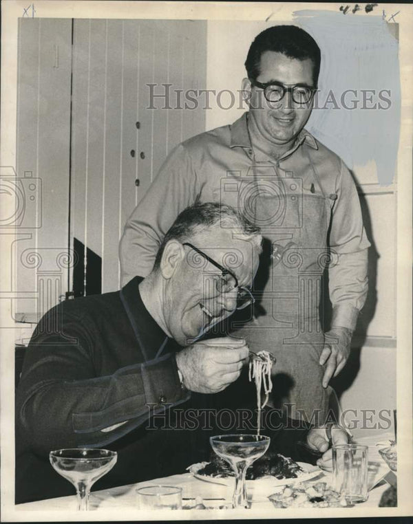 1966 Press Photo E.J. O'Brien & Frank Cina of the Fire House Engine 18 - Historic Images