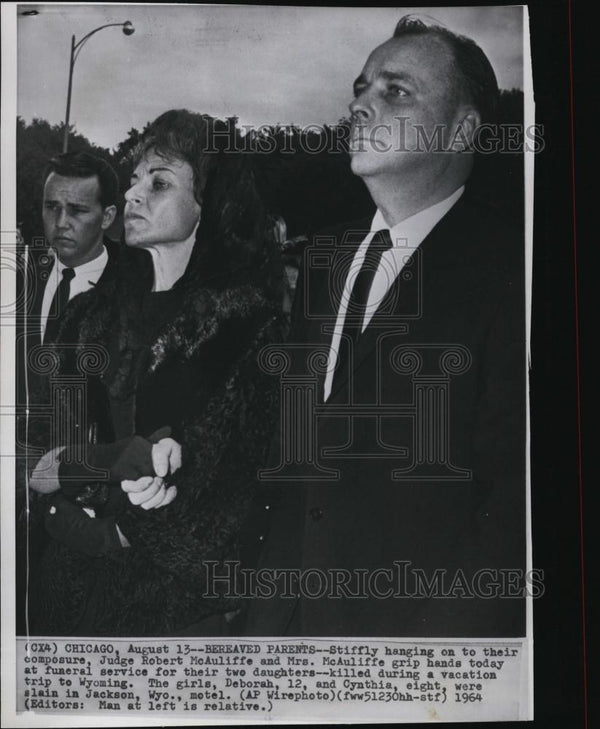 1964 Press Photo Judge Robert McAuliffe and wife at funeral for their - Historic Images