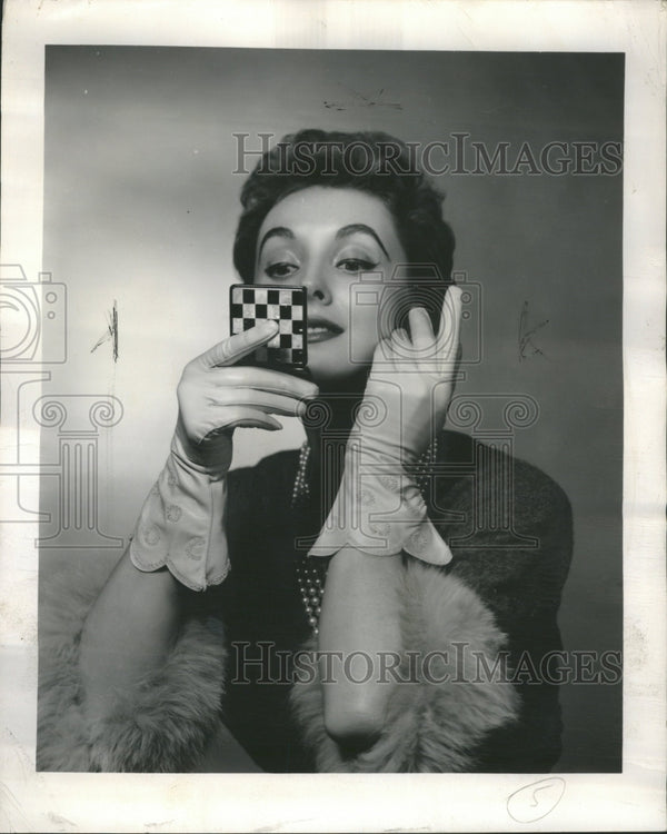 1954 Silk Embroidery Floss Glouse - Historic Images