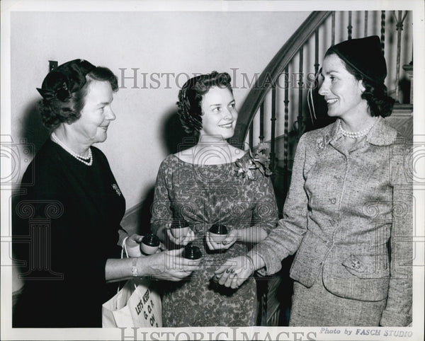 1958 Press Photo Mrs Vincent Celeste Wife of Republican Candidate for - Historic Images