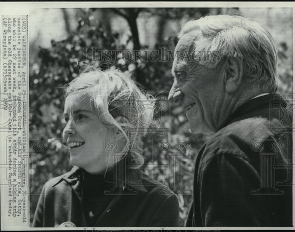 1970 Press Photo William C. Douglas and his wife, Cathy presented a st - Historic Images