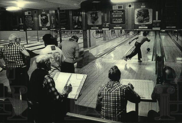 1984 Bowlers compete at Petersen Classic in Chicago - Historic Images