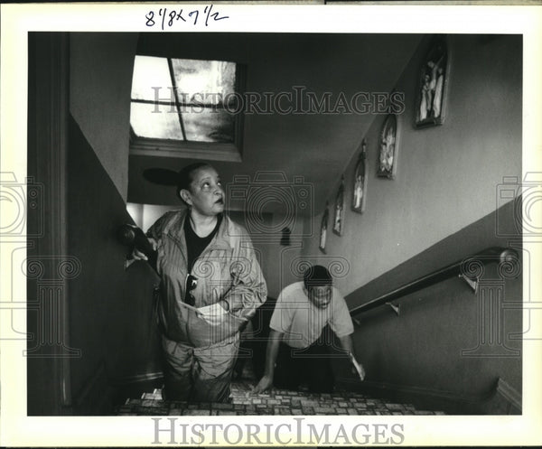 1993 Press Photo Ann Wiltz & Carl Moore at up the Holy Stairway in St - Historic Images
