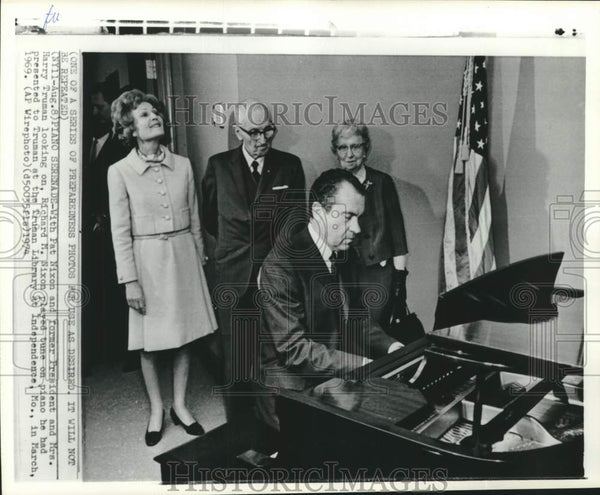 1969 Richard M. Nixon Playing Piano at Truman Library in Missouri ...