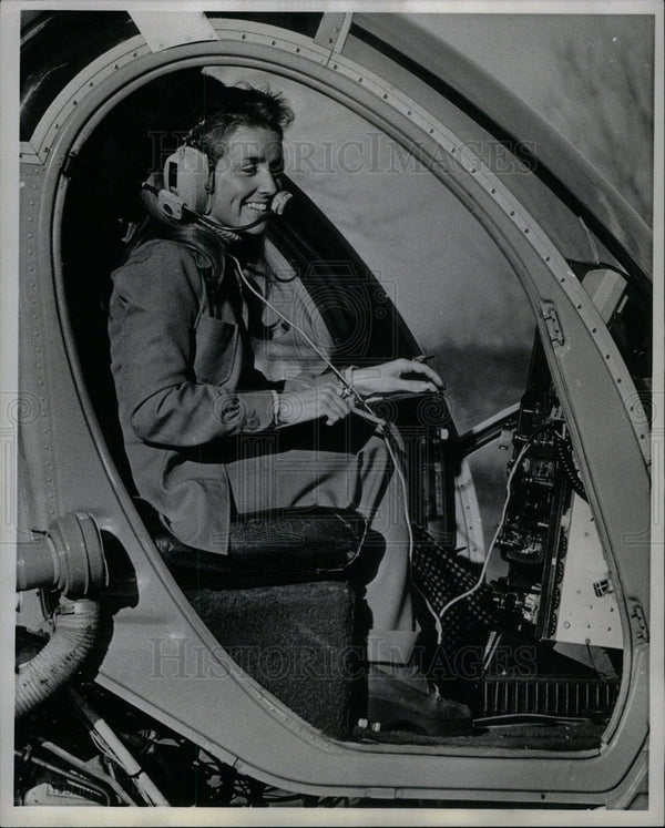 1974 Press Photo J. J. Shutty traffic reporter CKLW - Historic Images