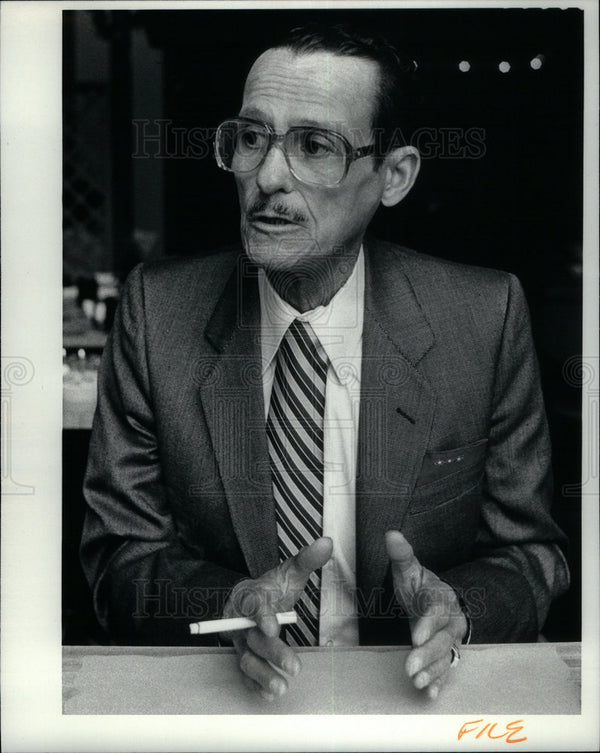 1981 Press Photo Stanley Tate - DFPD61555 - Historic Images