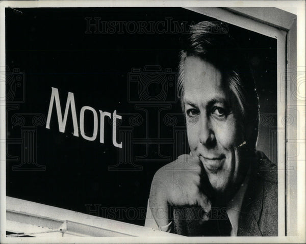1981 Press Photo Mort Crim broadcast journalist - DFPD72361 - Historic ...