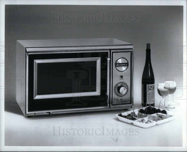 1971 Press Photo Microwave Oven - DFPD73619 - Historic Images
