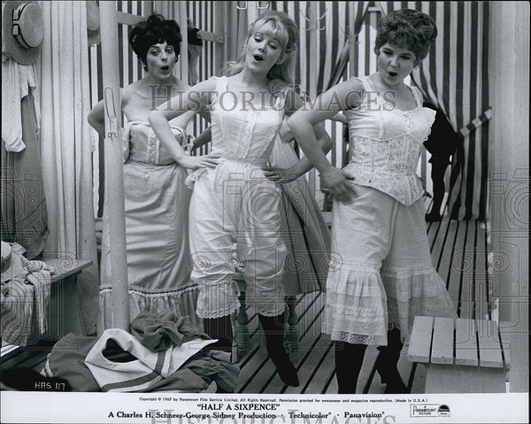 1968 Press Photo "Half A Sixpence" Julia Sutton, Sheila Falconer ...