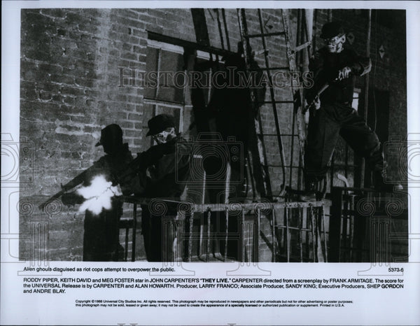 1988 Press Photo Actor Roddy & Keith David Piper in "They Live ...