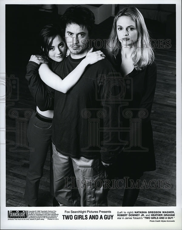 1998 Press Photo Two Girls and a Guy Heather Graham Natasha Gregson ...