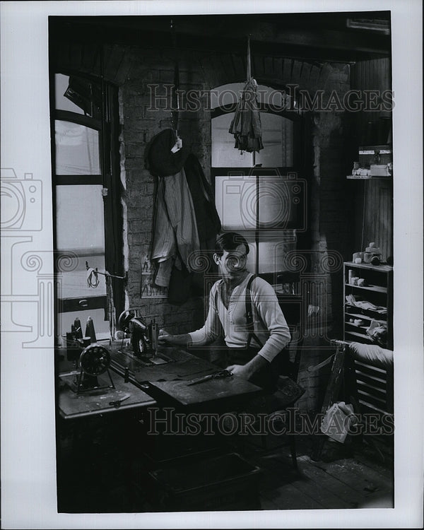 1975 Press Photo Steven Keats starring in "Hester Street" - Historic Images