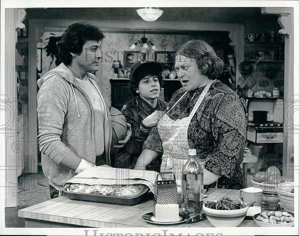 1984 Press Photo "Mama Malone" Lila Kaye,Richard Yniquez,Evan Richards ...