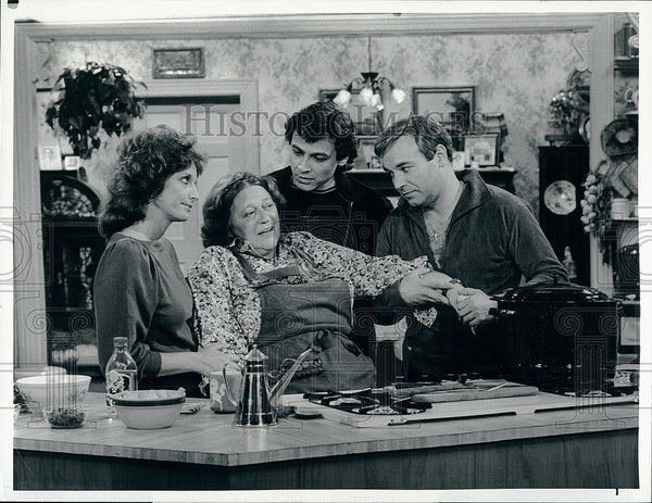 1984 Press Photo "Mama Malone" Lila Kaye,Randee Heller,D Amendolia,R ...