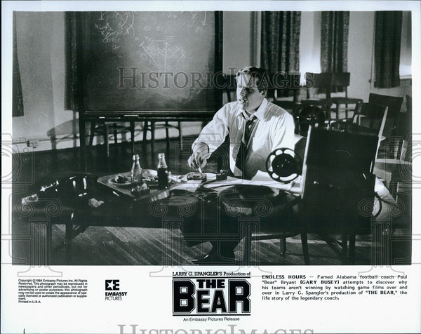 1984 Press Photo Gary Busey in "The Bear" - Historic Images