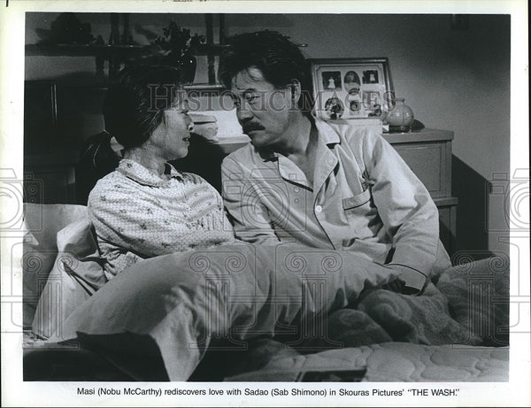 1988 Press Photo "The Wash" Nobu Mccarthy & Sab Shimono - Historic Images