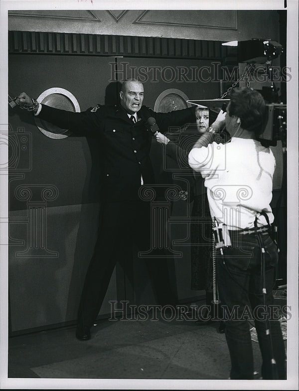 1989 Press Photo Richard Moll of TV series "Night Court" - Historic Images