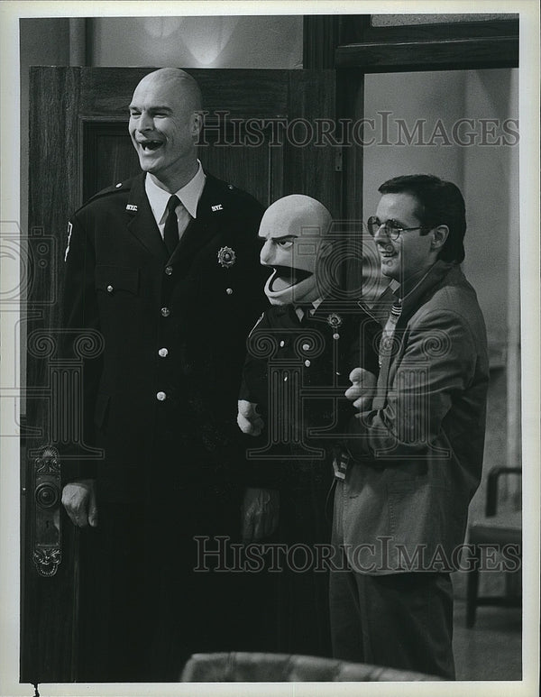 1986 Press Photo Richard Moll, Ron Lucas "Night Court" - Historic Images