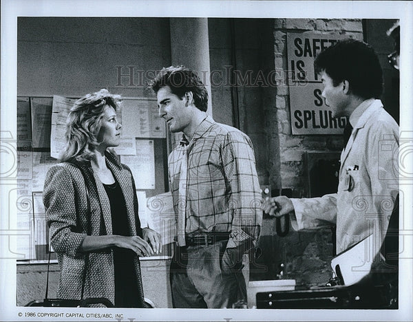 1986 Press Photo Wendy Schaal, Skott Bakula, and Sab Shimono in "Gung ...