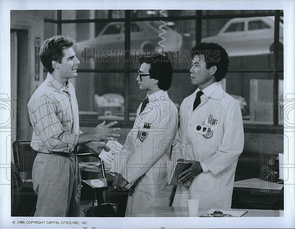 1986 Press Photo Scott Bakula, Gedde Watanabe, and Sab Shimono in "Gun ...