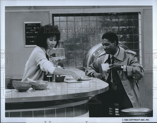 1986 Press Photo Shuko Akune and Kevin Hooks in "He's The Mayor ...