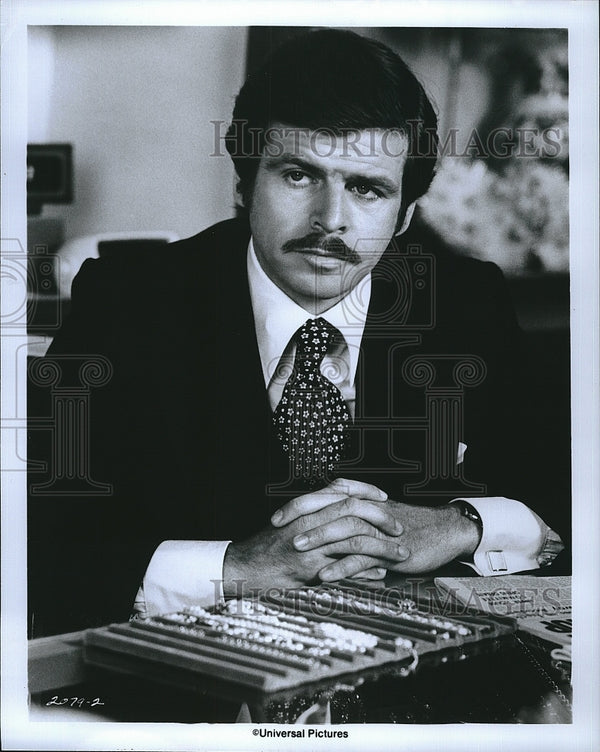 1976 Press Photo Actor William Devane in "Family Plot" - Historic Images
