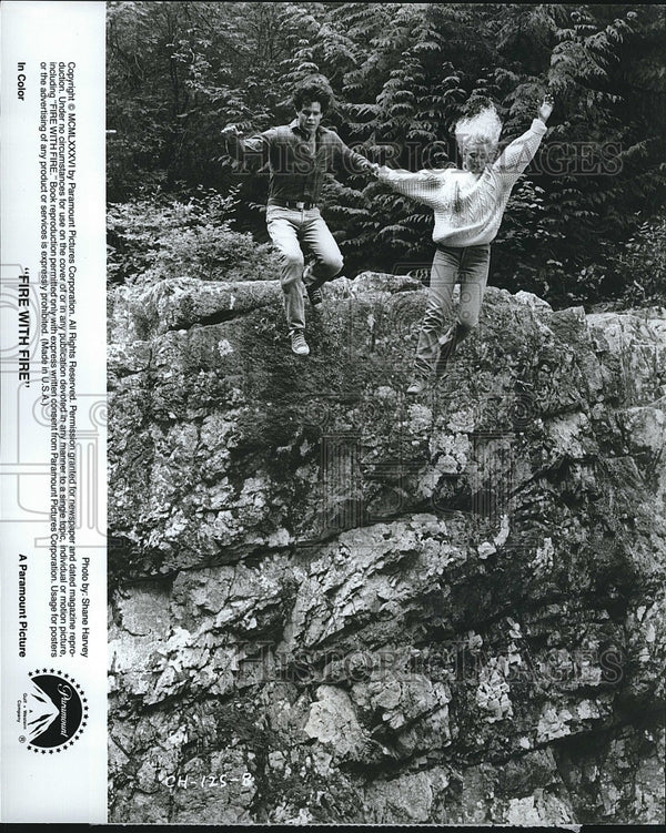 1986 Press Photo Virginia Madsen & Craig Sheffer Star In "Fire With ...