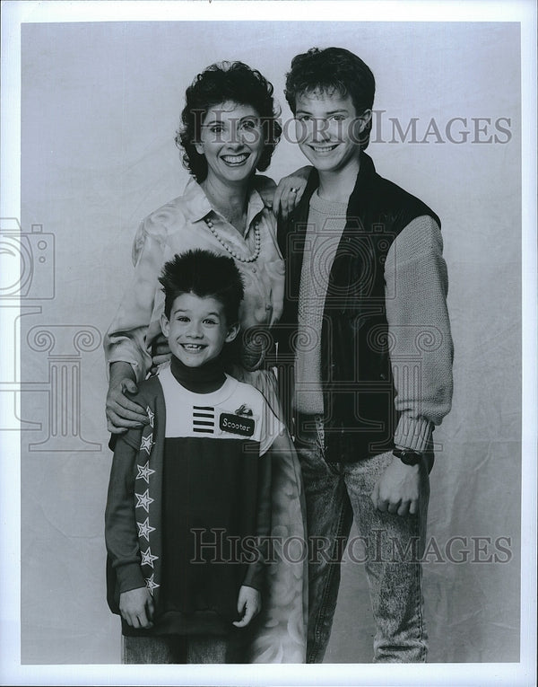 1987 Press Photo "The New Adventures Of Beans Baxter" Star Jonathan ...