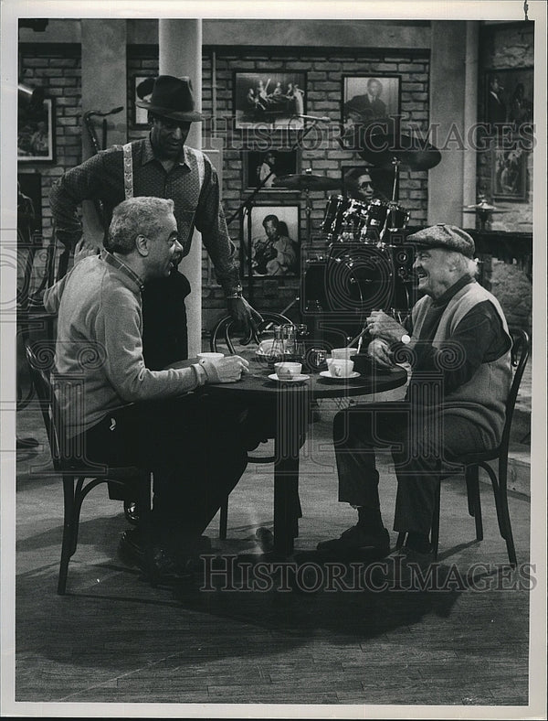 1988 Press Photo Actor Bill Cosby & Earle Hyman of "The Cosby Show ...