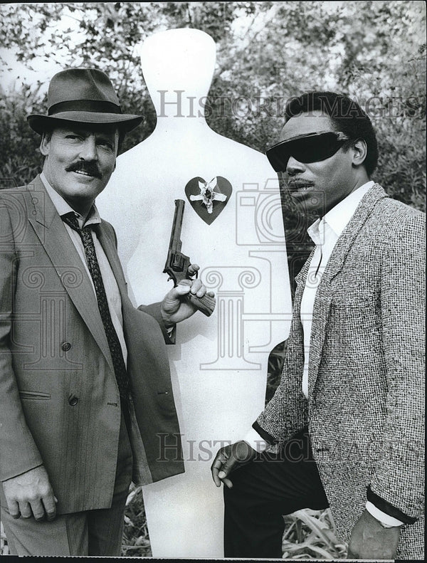 1987 Press Photo Stacy Keach and George Benson in "The New Mike Hammer ...