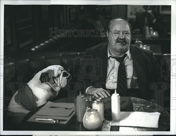 1988 Press Photo Actor William Conrad & Max the Dog in "Jake & the ...