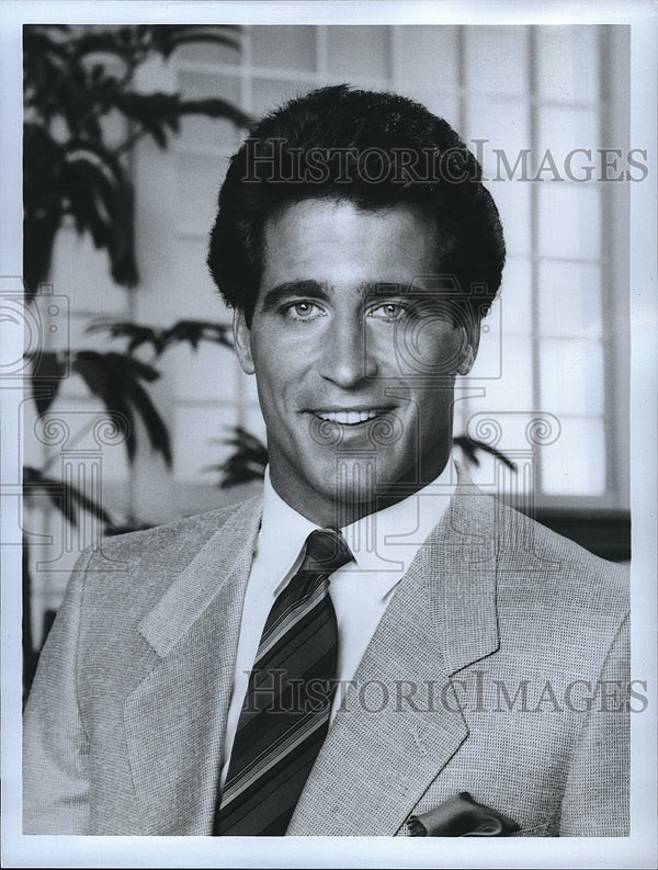 1984 Press Photo Actor Christopher Mayer in "Glitter" - Historic Images