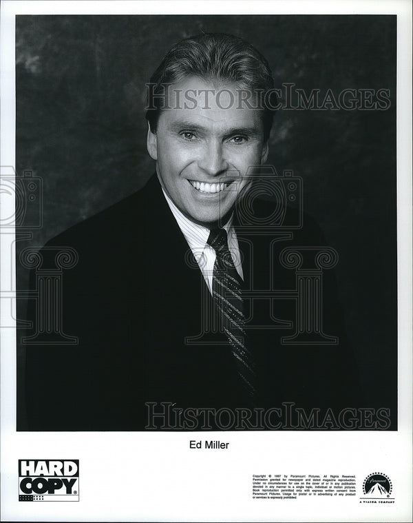 1997 Press Photo Ed Miller Reporter For Hard Copy - Historic Images
