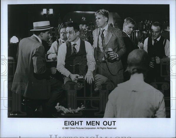 1987 Press Photo Eight Men Out Actors at bar - Historic Images