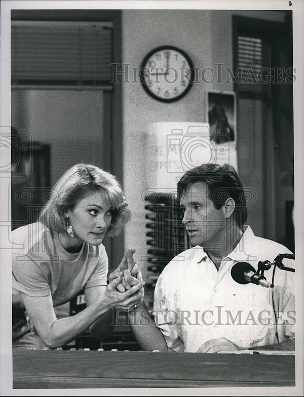 1989 Press Photo Robert Hays Actor DeLane Matthews Actress FM Sitcom TV ...