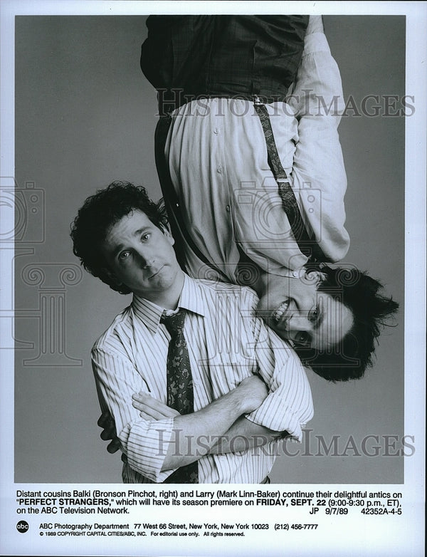 1989 Press Photo "Perfect Strangers" Bronson Pinchot, Mark Linn-Baker ...