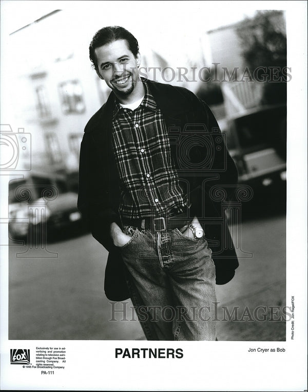 1995 Press Photo Jon Cryer American Actor Stars In Partners Sitcom TV ...