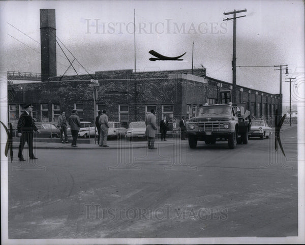 1966 Press Photo Detroit Public Works Employees Strike - RRX02851 ...