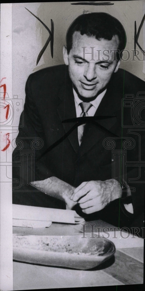 1960 Press Photo Morey Bernstein A uthor- RSA03531 - Historic Images