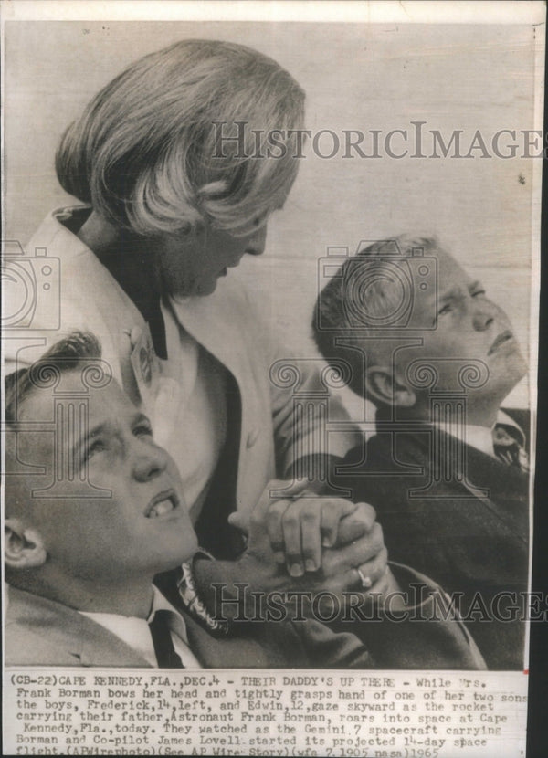 1965 Press Photo Mrs Frank Borman Fredrick Edwin Head D- RSA22473 ...