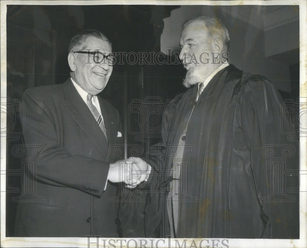 1955 Press Photo Judge Win Knooh Fed John Barnes Court - Historic Images