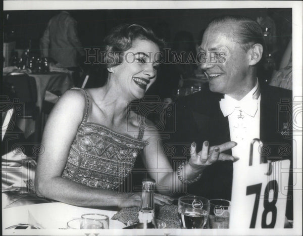 1960 Press Photo Joan Fontaine Kield Gustav Knuth Ball- RSA49887 ...