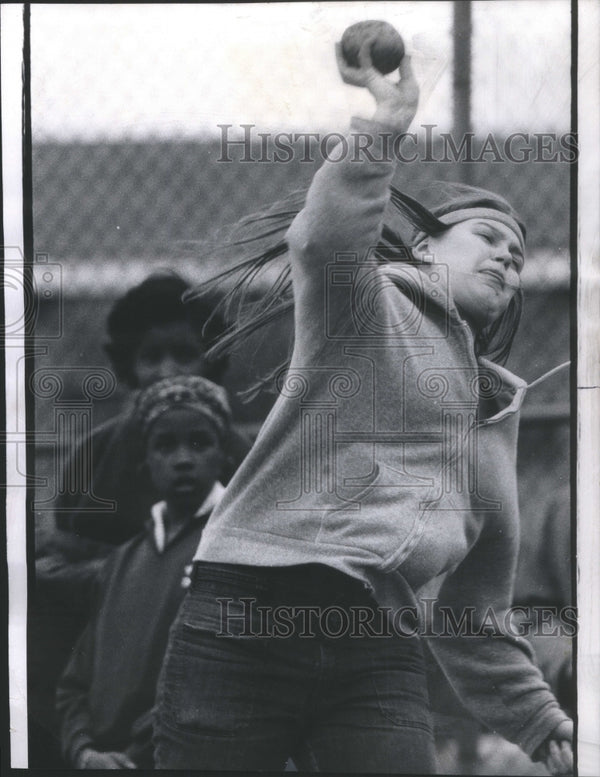 1974 Press Photo Sandy Hunt Graff Stagg Field Track- RSA60007 ...