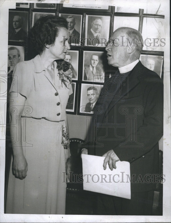 1946 Press Photo Dr Mildred Horton With Rev Michael Ahearn - Historic ...