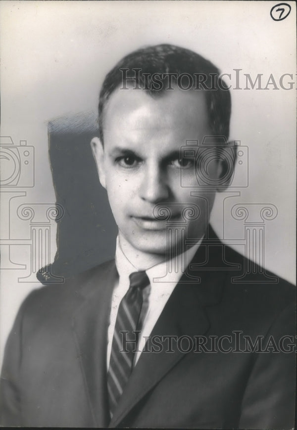 1966 Press Photo Candidate for Senate Richard Dominick - Historic Images