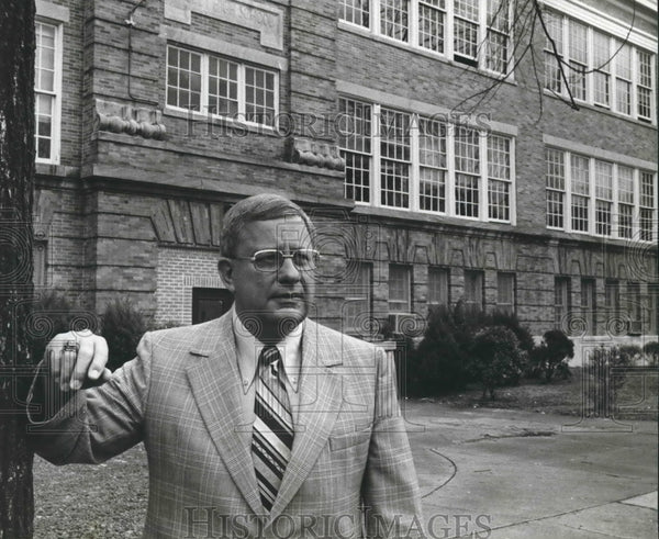 Press Photo Educator General Robert L. Lott at Ensley High School ...
