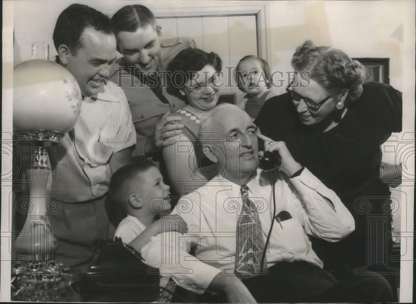 1952 Press Photo The Eddie Gilmore Family Celebrates Political Victory ...